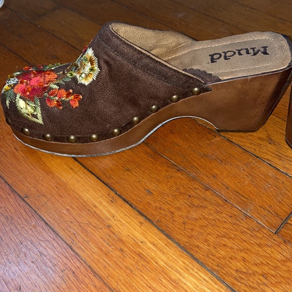 Mudd | Shoes | Vintage Mudd Boho Floral Embroidered Clogs | Poshmark